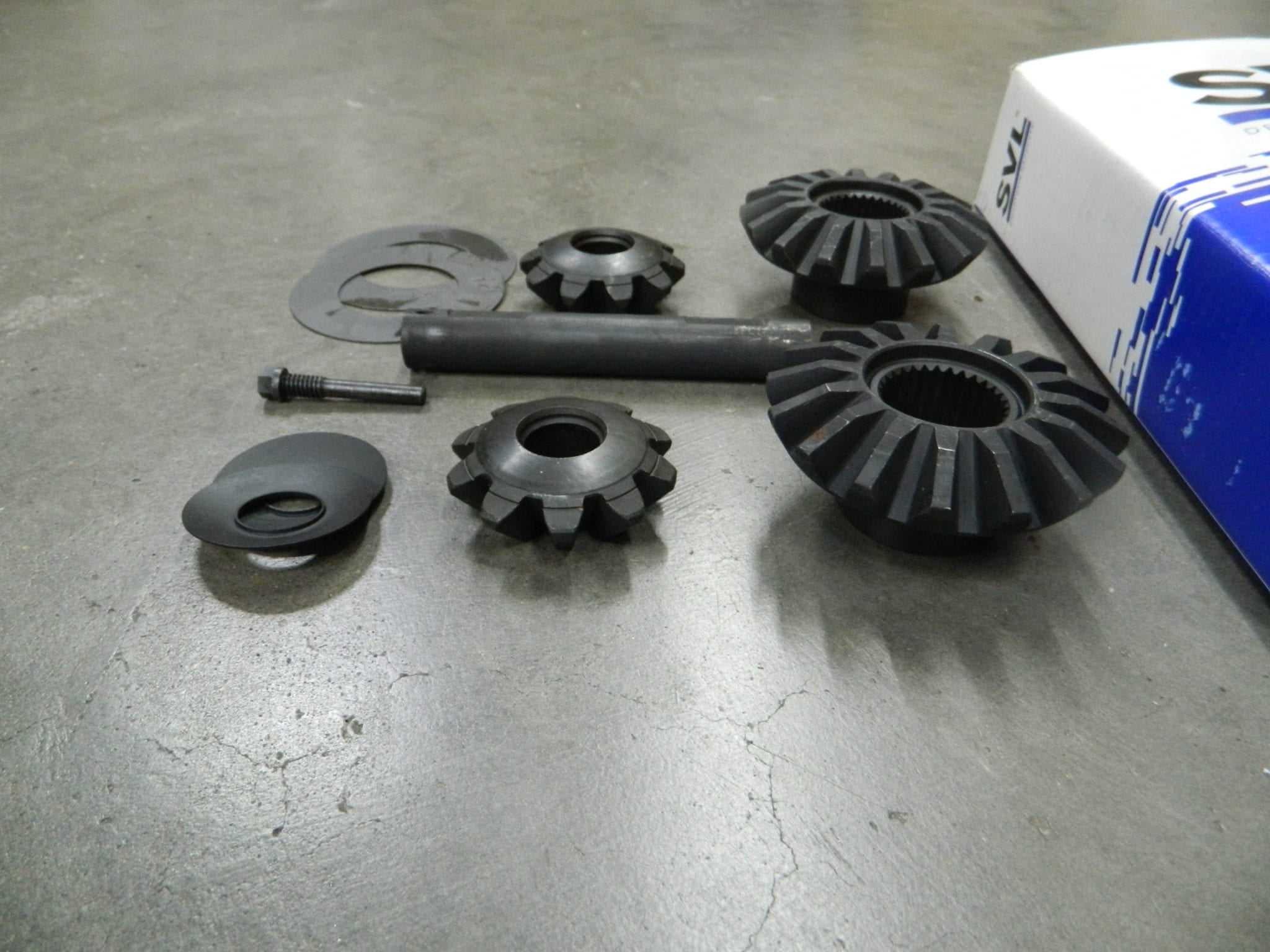 GM 12 Bolt Chevy Car Truck Open Differential Spider & Axle Gear Kit 30 ...