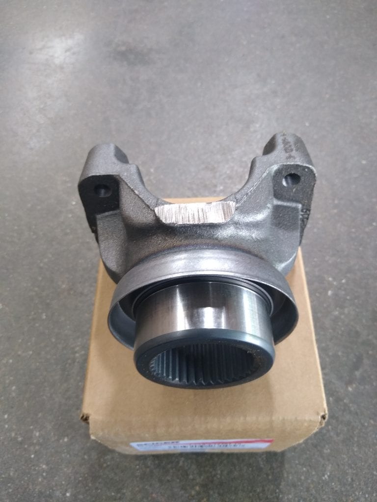 Dana S135 S150 Pinion Yoke 1480 U-Joint Ford Dodge Drop Out Style 3rd ...