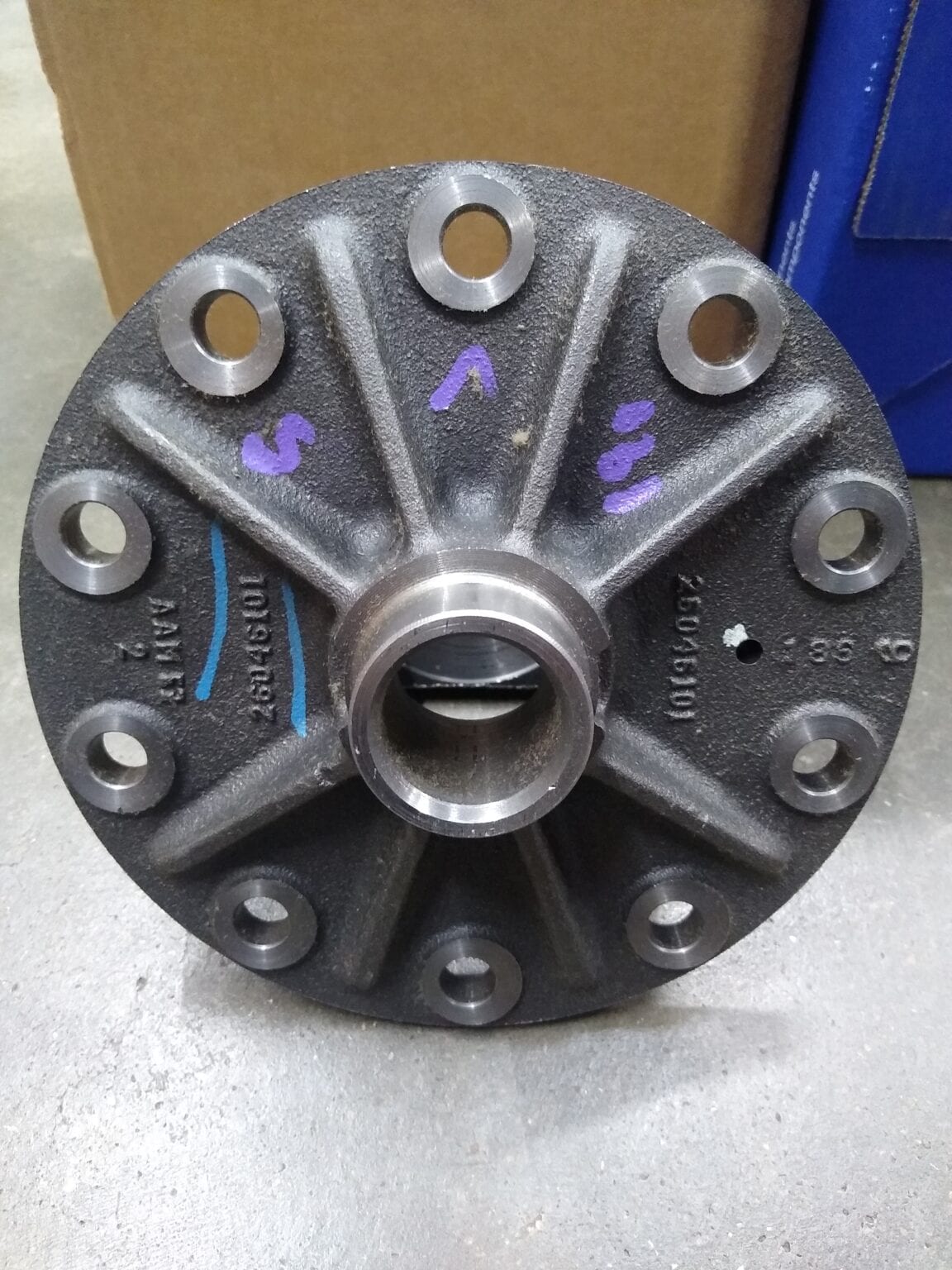 GM 8.25IFS 4X4 Front Differential 1988+ Bare Open Carrier Chevy 1500 ...